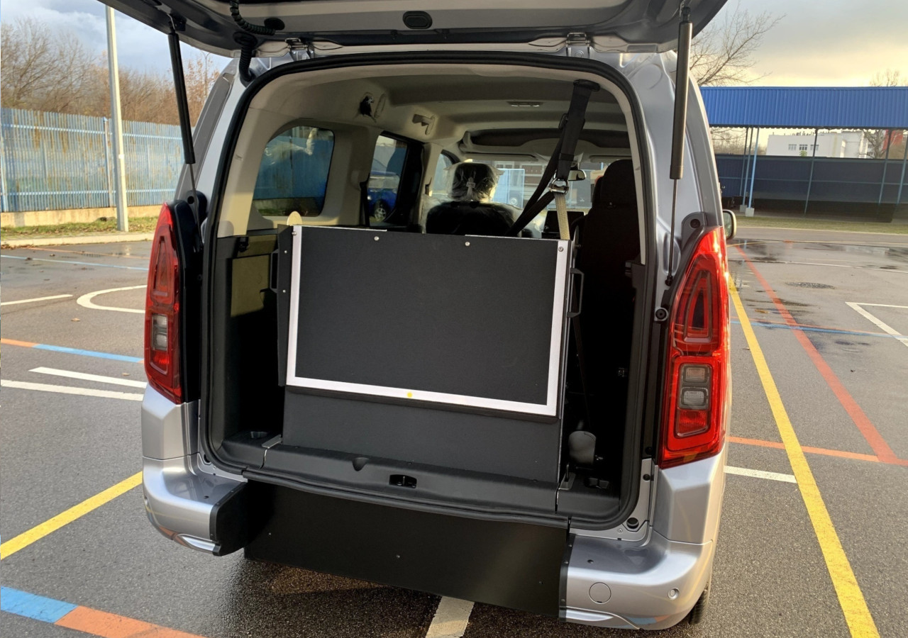 Emico - Tripod Mobility WAV’s - Toyota PROACE CITY Verso Long